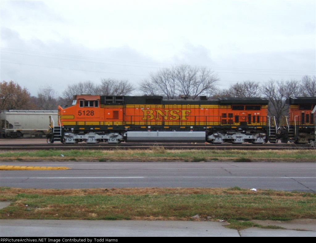 BNSF 5128